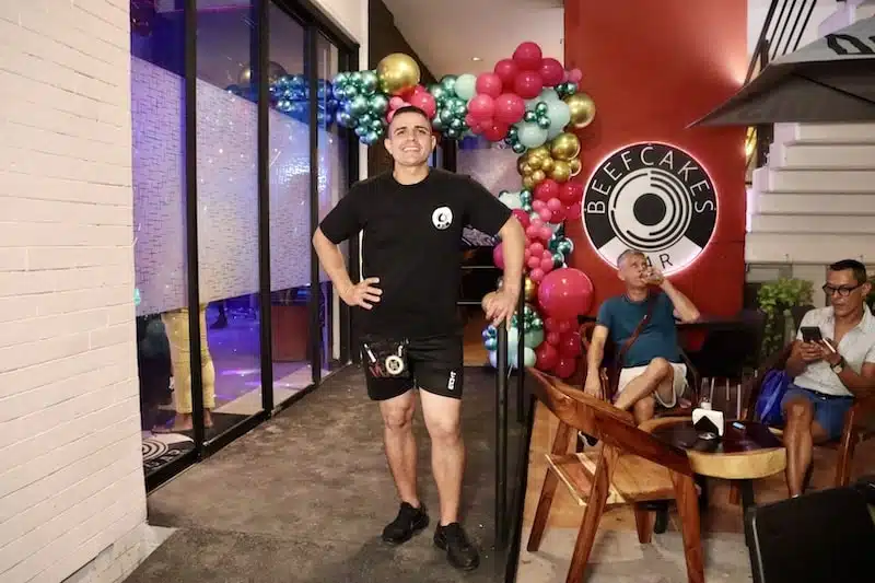 BEEFCAKES BAR estrena su nueva sede