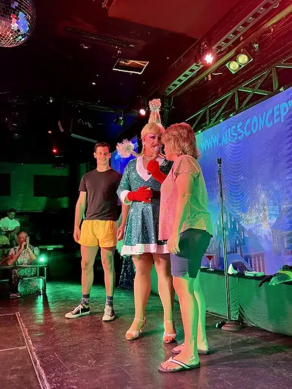 Disfruta de una Feliz Navidad con Miss Conception